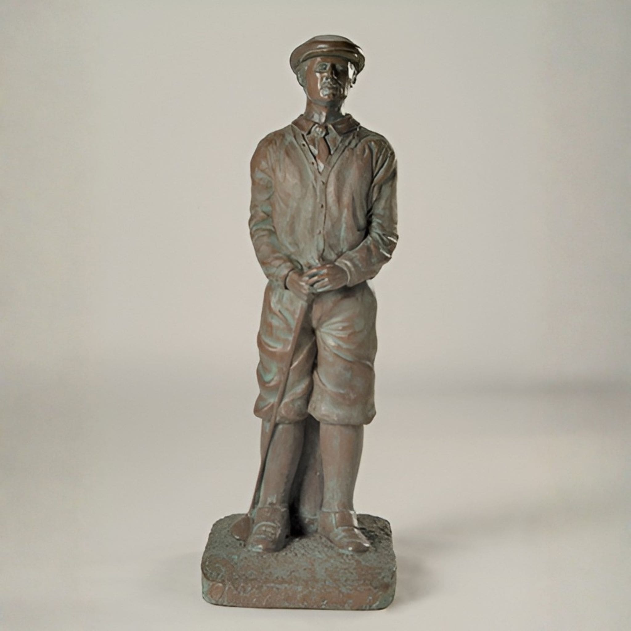 Proud Golfer Concrete Garden Statue - Fiore Stone